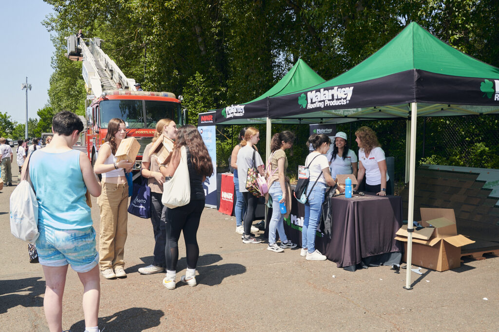 Malarkey, NWiR Share Careers in Roofing with Oregon Tradeswomen ...